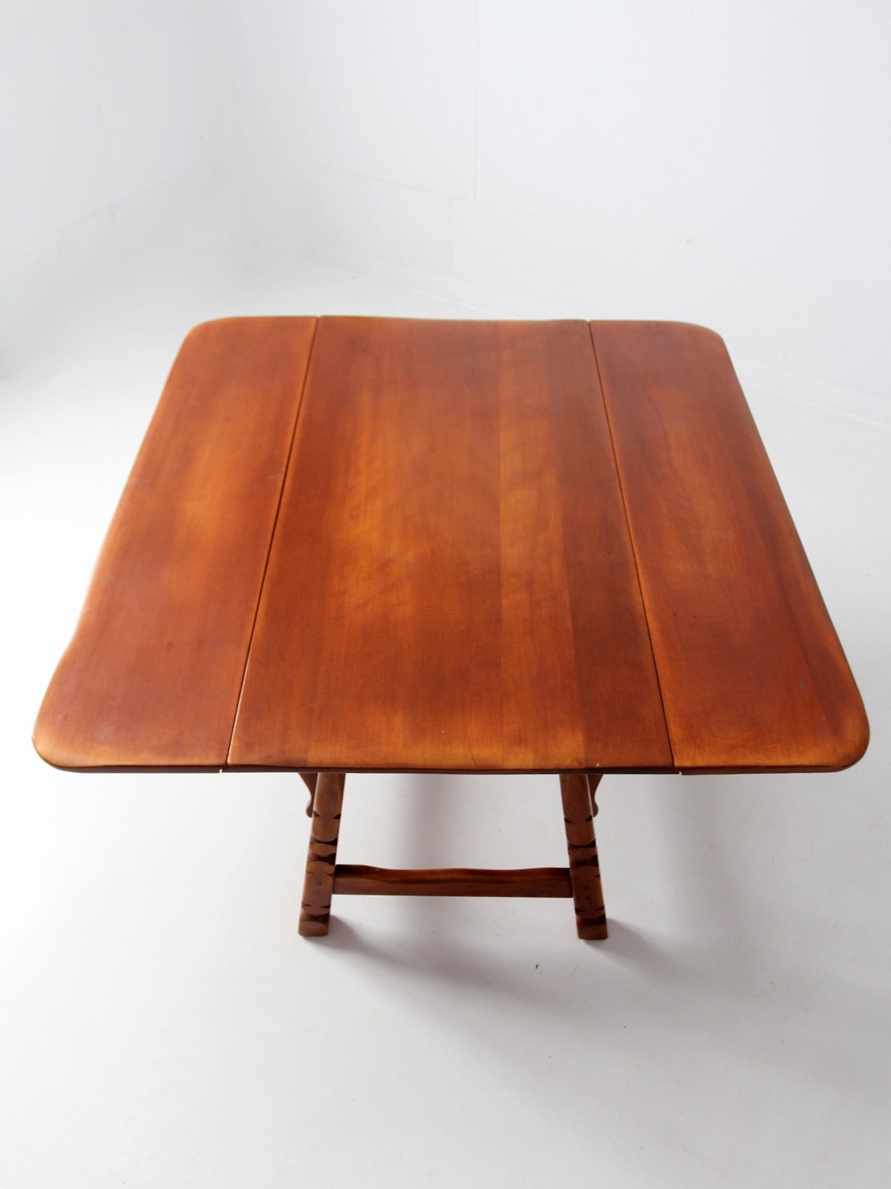 vintage Cushman Colonial Creations dining table – 86 Vintage
