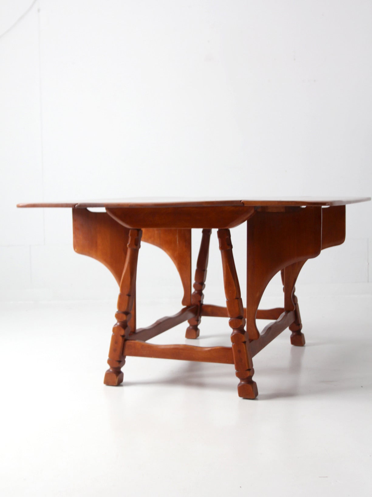vintage Cushman Colonial Creations dining table – 86 Vintage