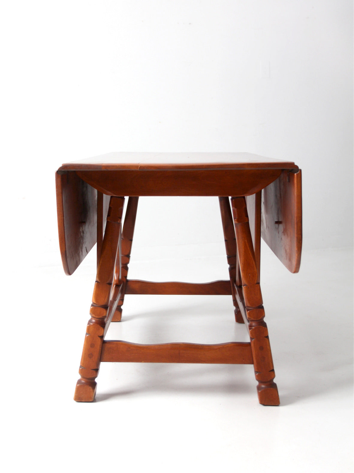 vintage Cushman Colonial Creations dining table – 86 Vintage