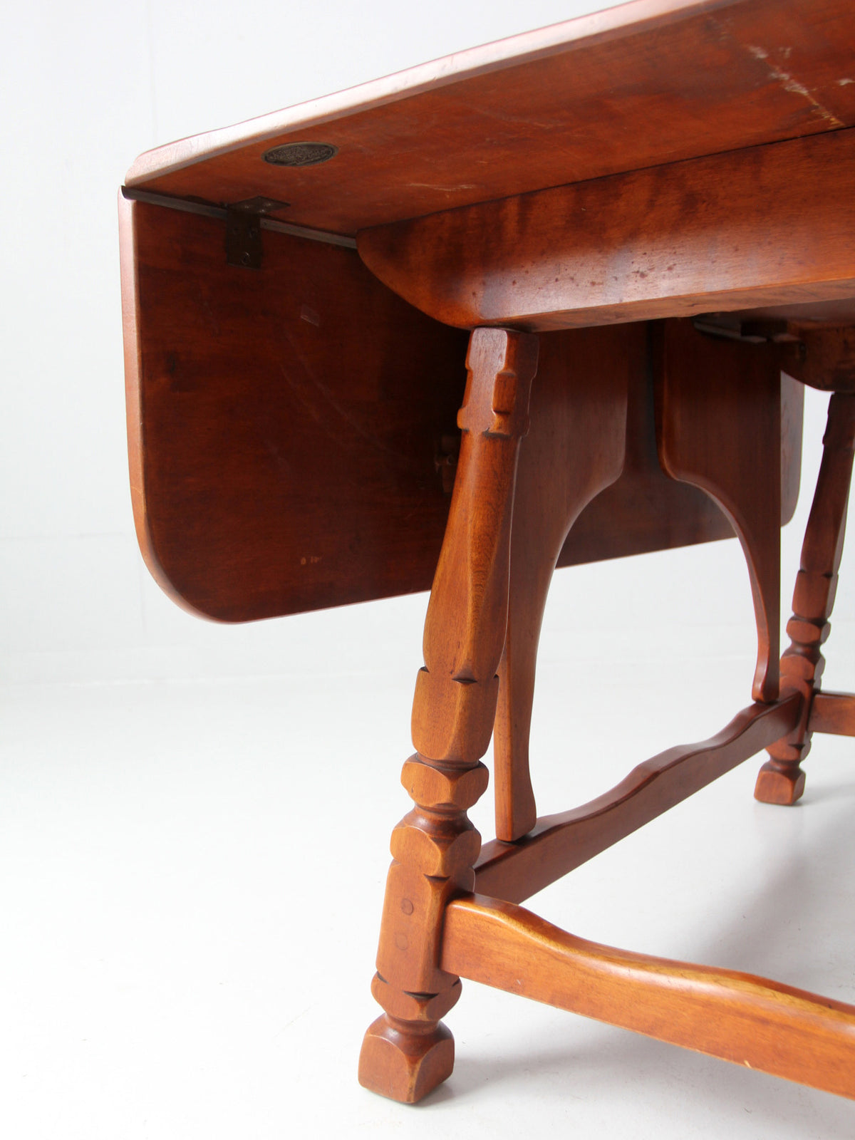 vintage Cushman Colonial Creations dining table – 86 Vintage