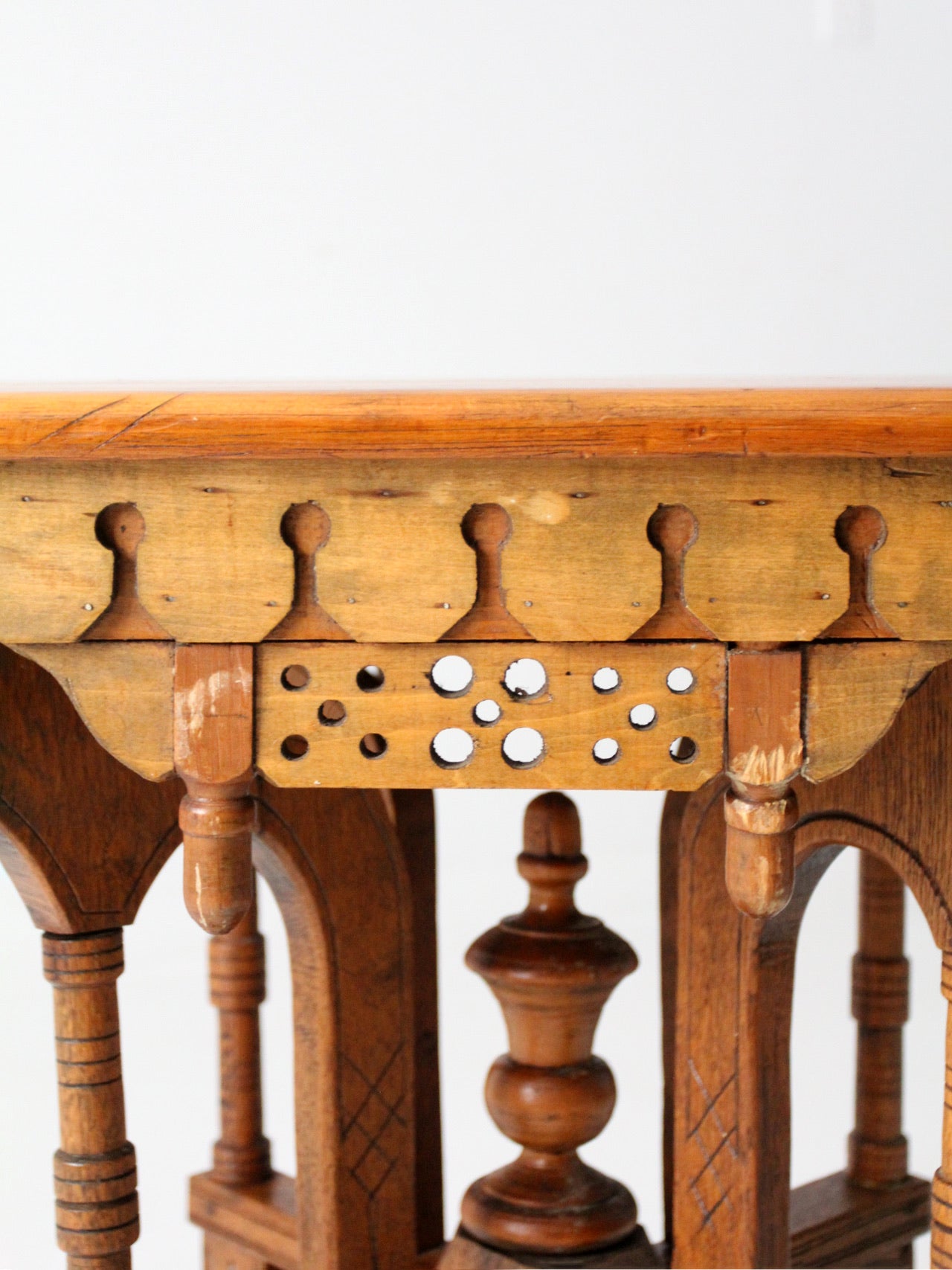 antique Victorian parlor table – 86 Vintage