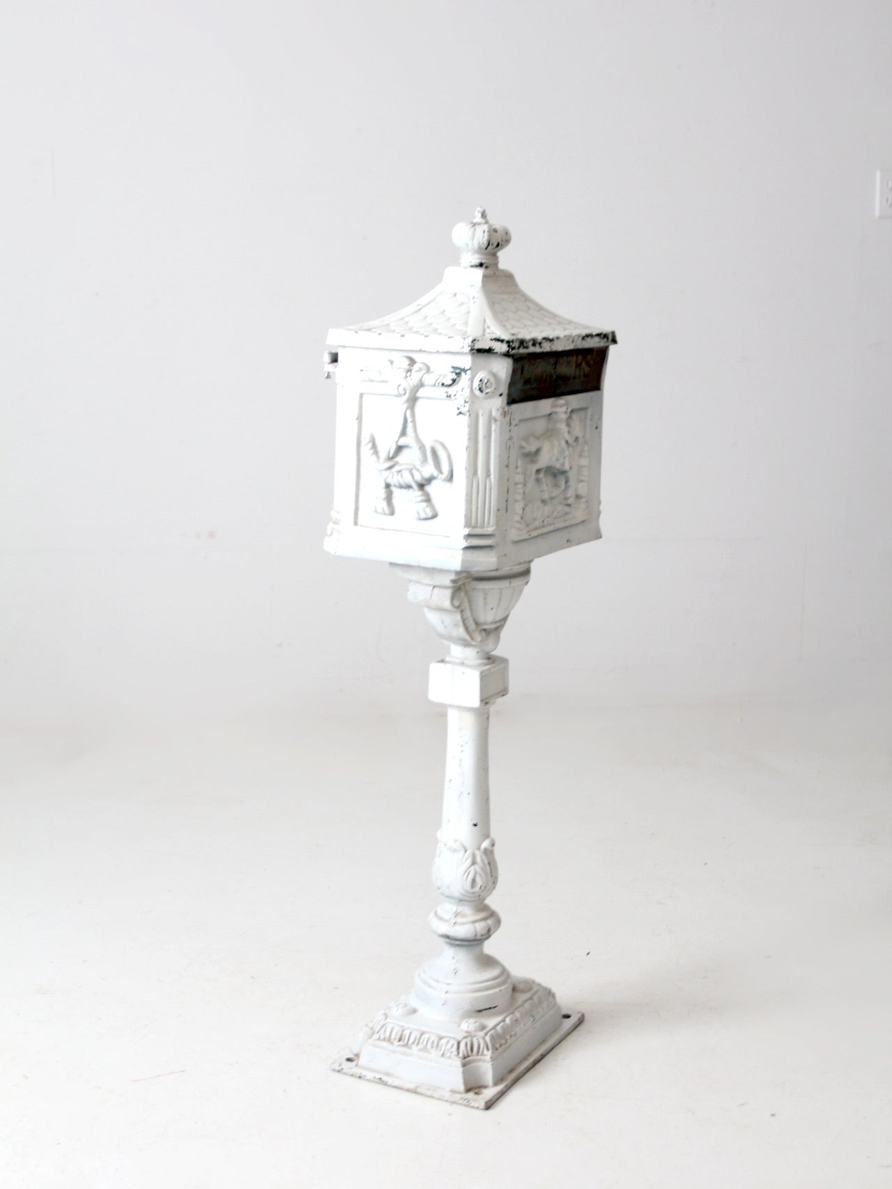 antique cast iron mailbox – 86 Vintage
