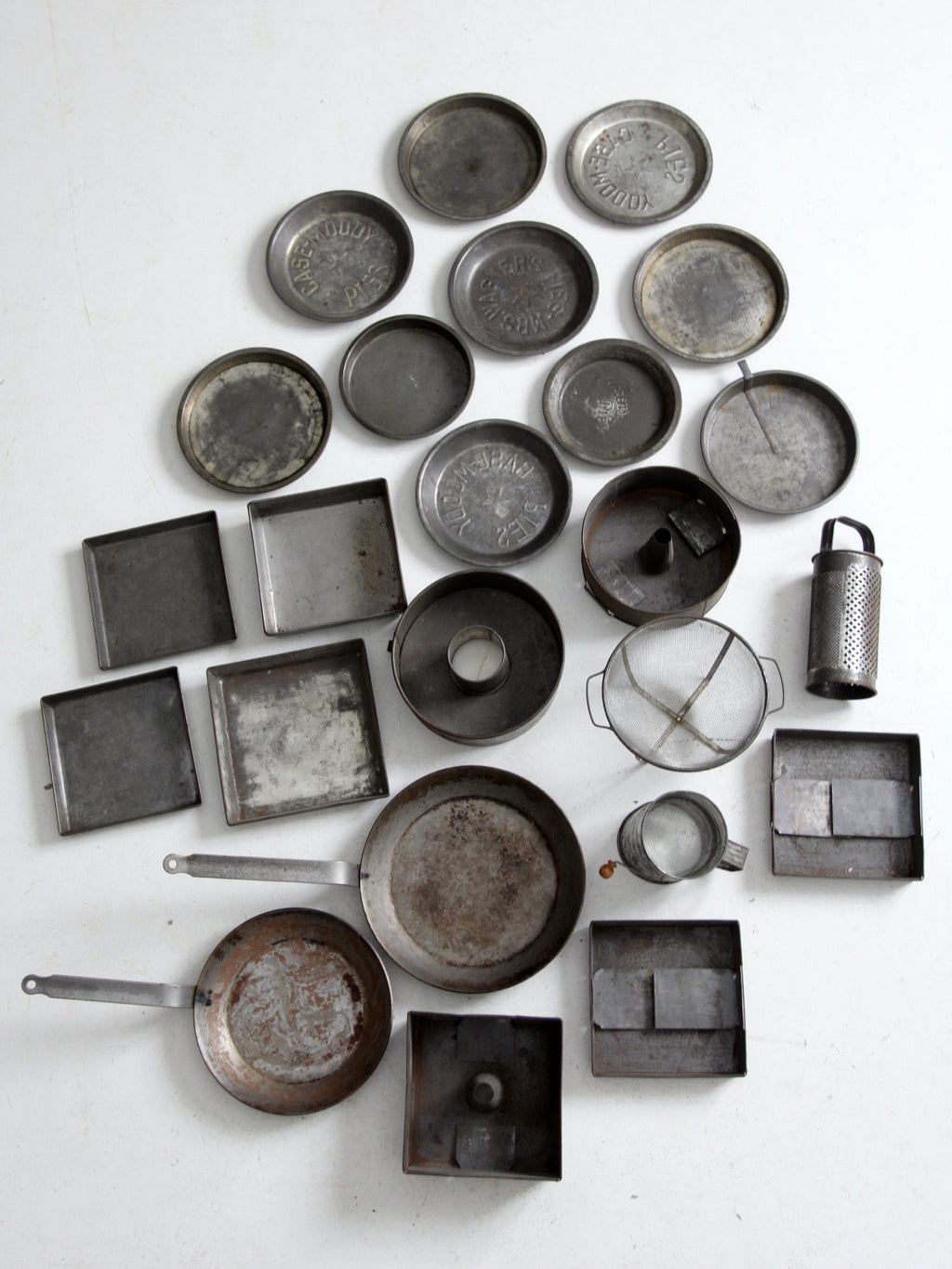 vintage kitchen baking pan collection – 86 Vintage