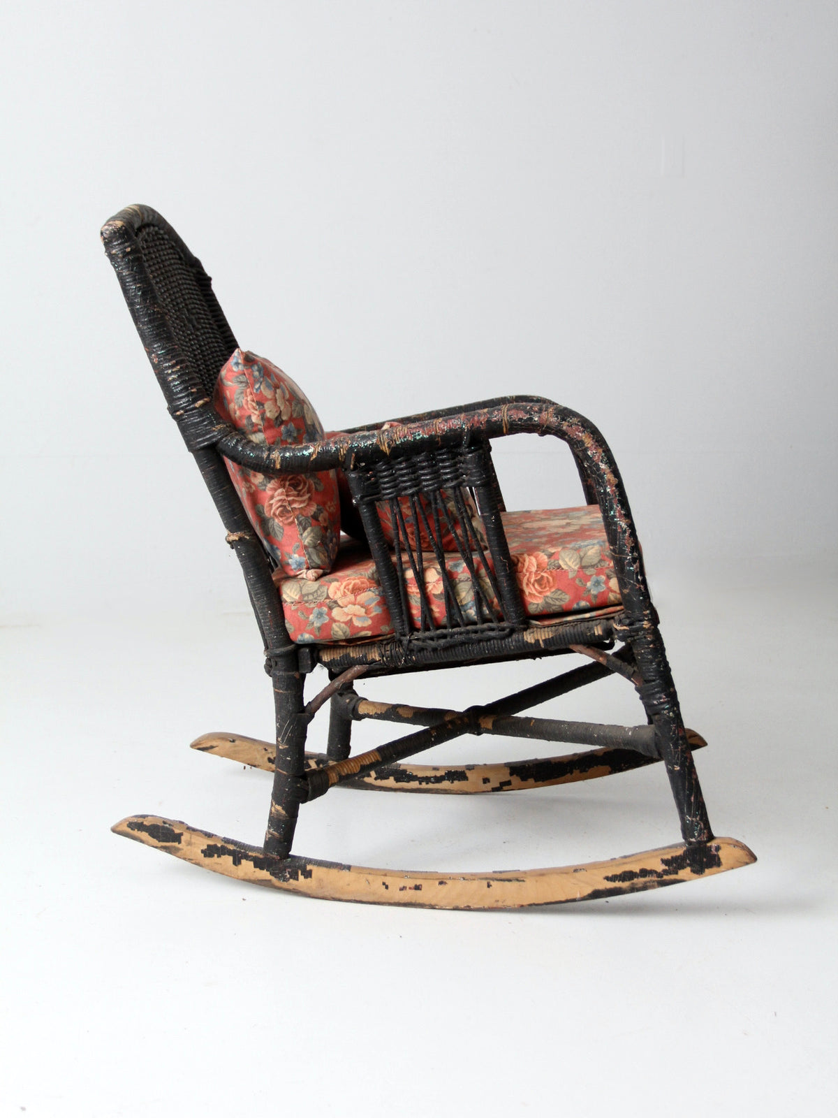 antique wicker rocking chair – 86 Vintage