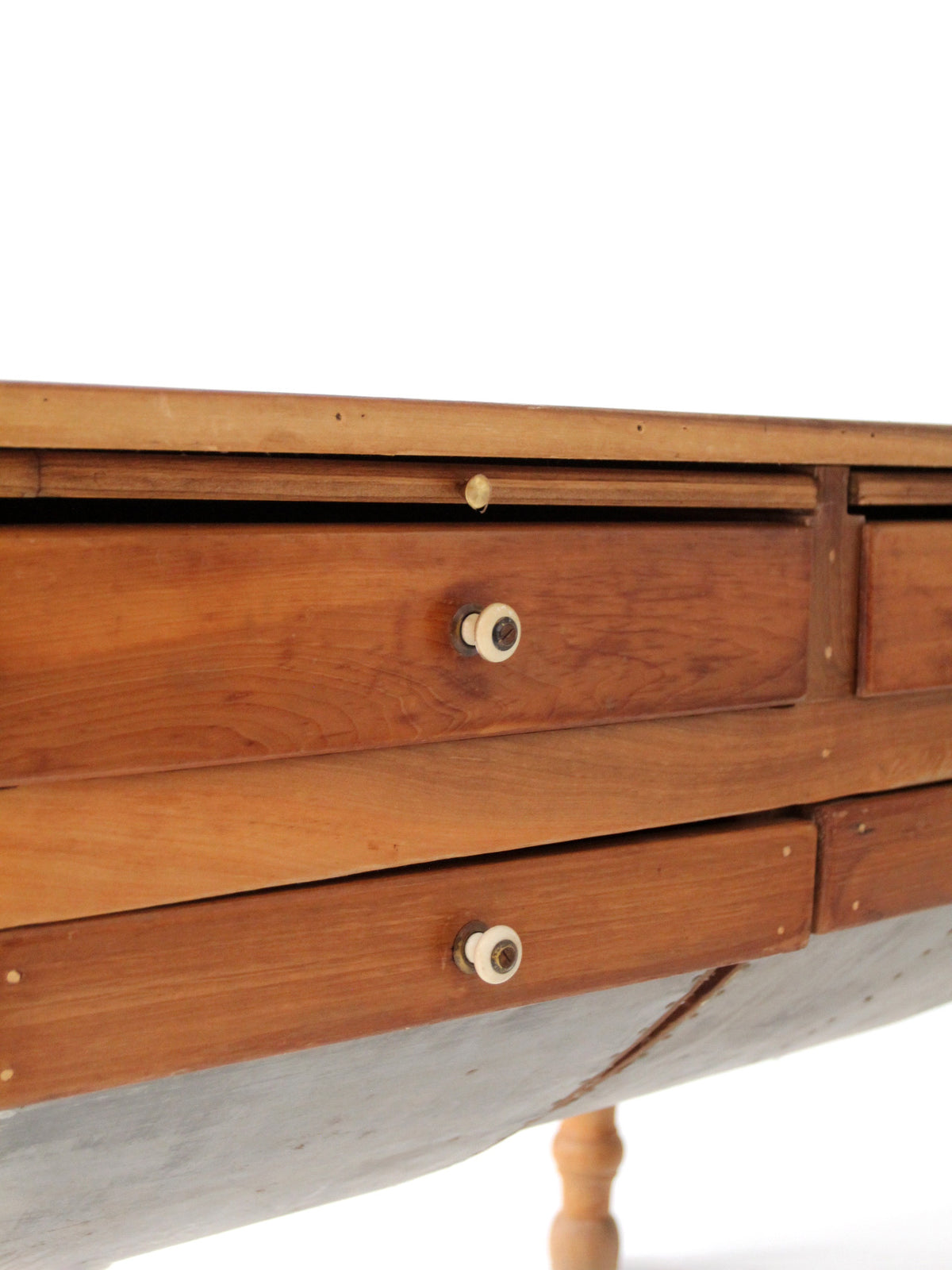 antique baker's table – 86 Vintage