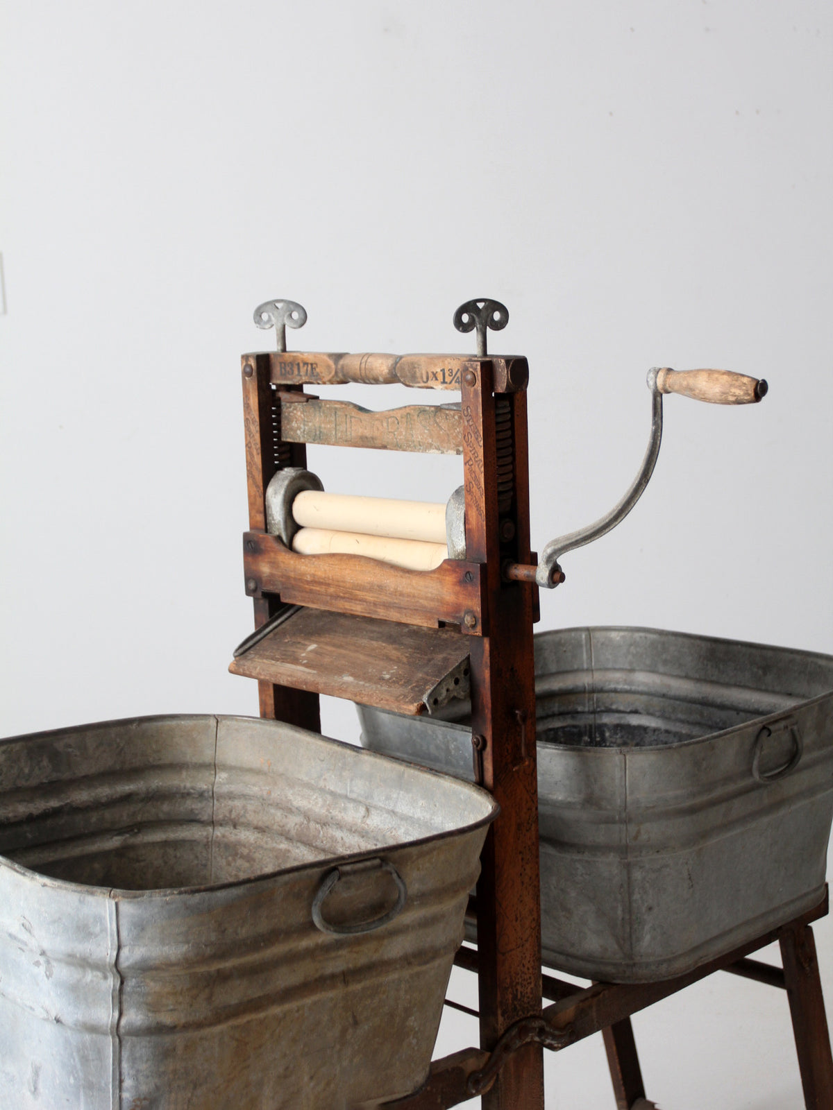 antique Belknap Bluegrass wringer washstand – 86 Vintage