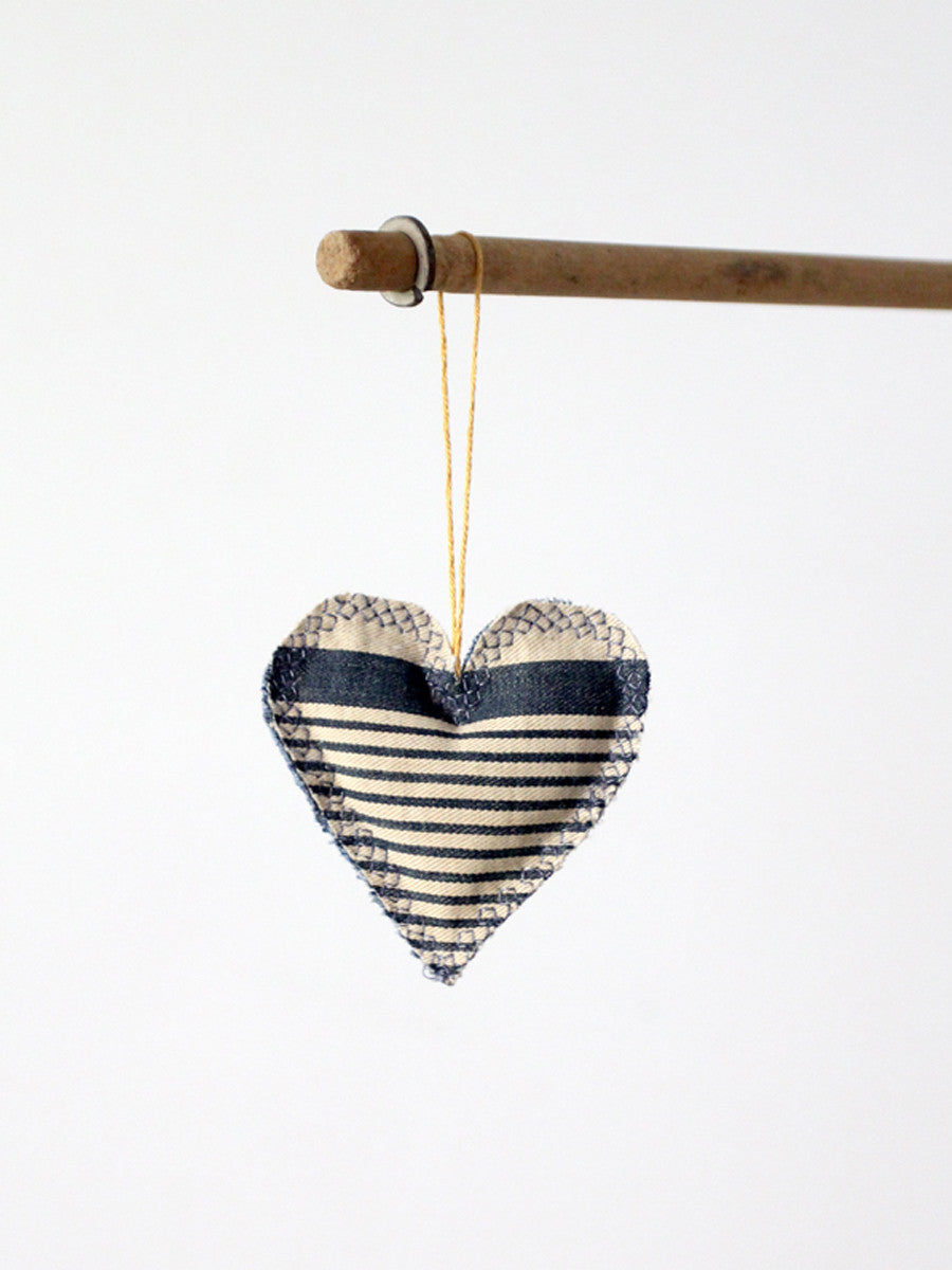 The Ticking Heart holiday ornament – 86 Vintage