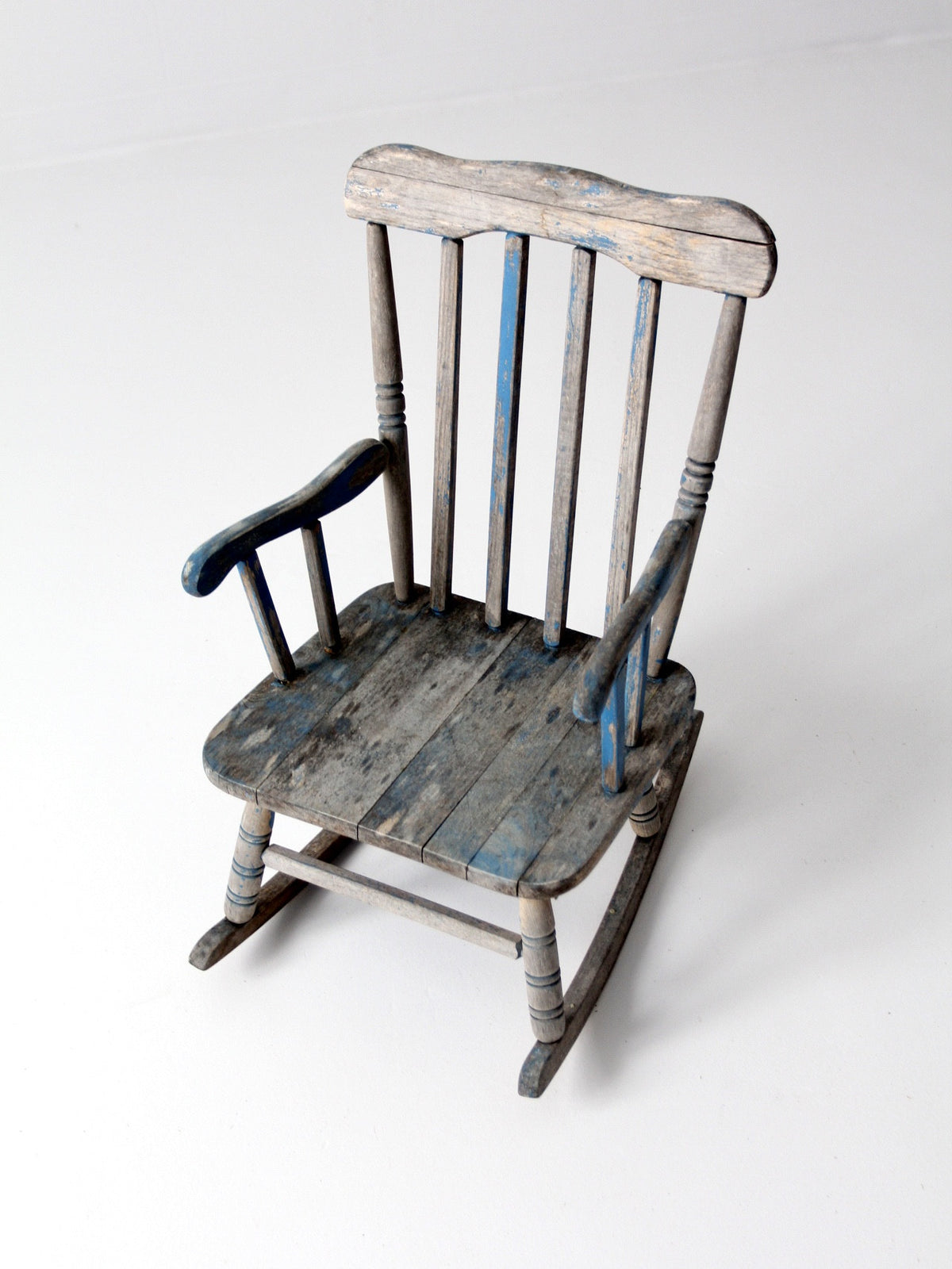 vintage child rocking chair – 86 Vintage