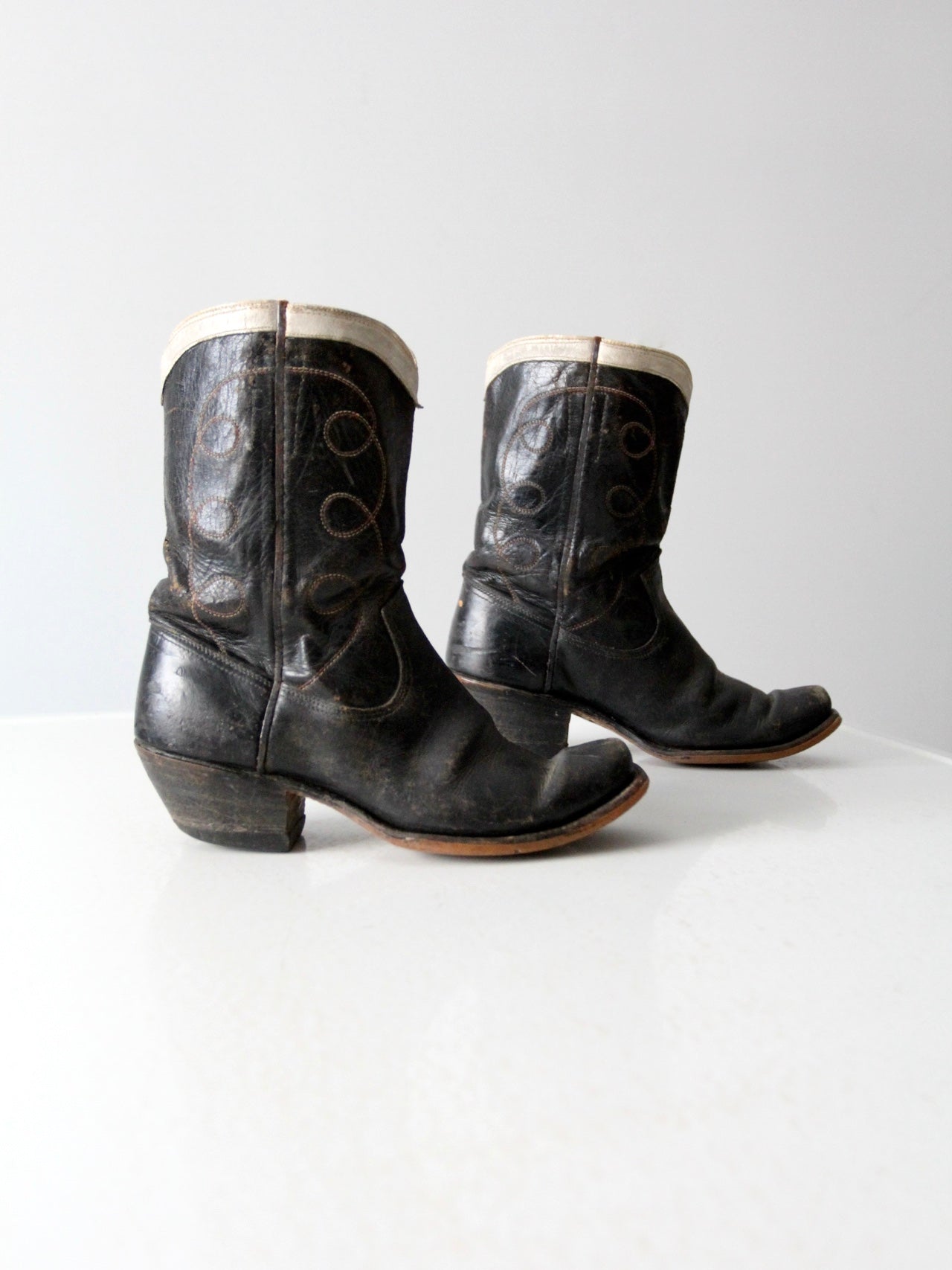 1950s Hoplalong Cassidy boots and record book – 86 Vintage